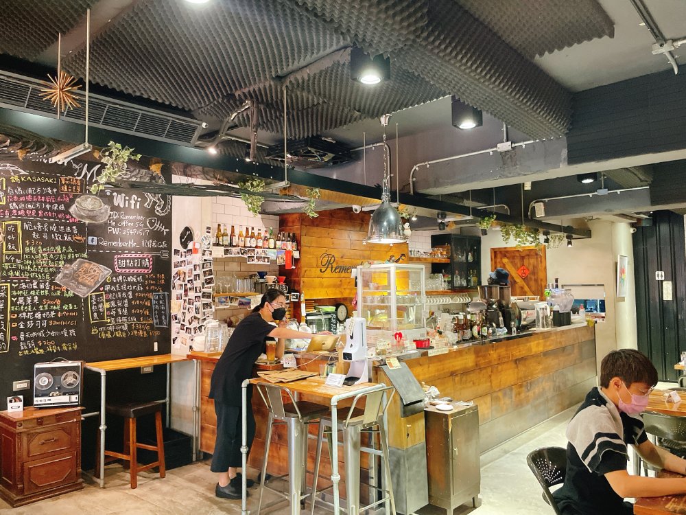 【Remember Me café記得我咖啡】營業到凌晨兩點的咖啡廳 | 解悶辛理師